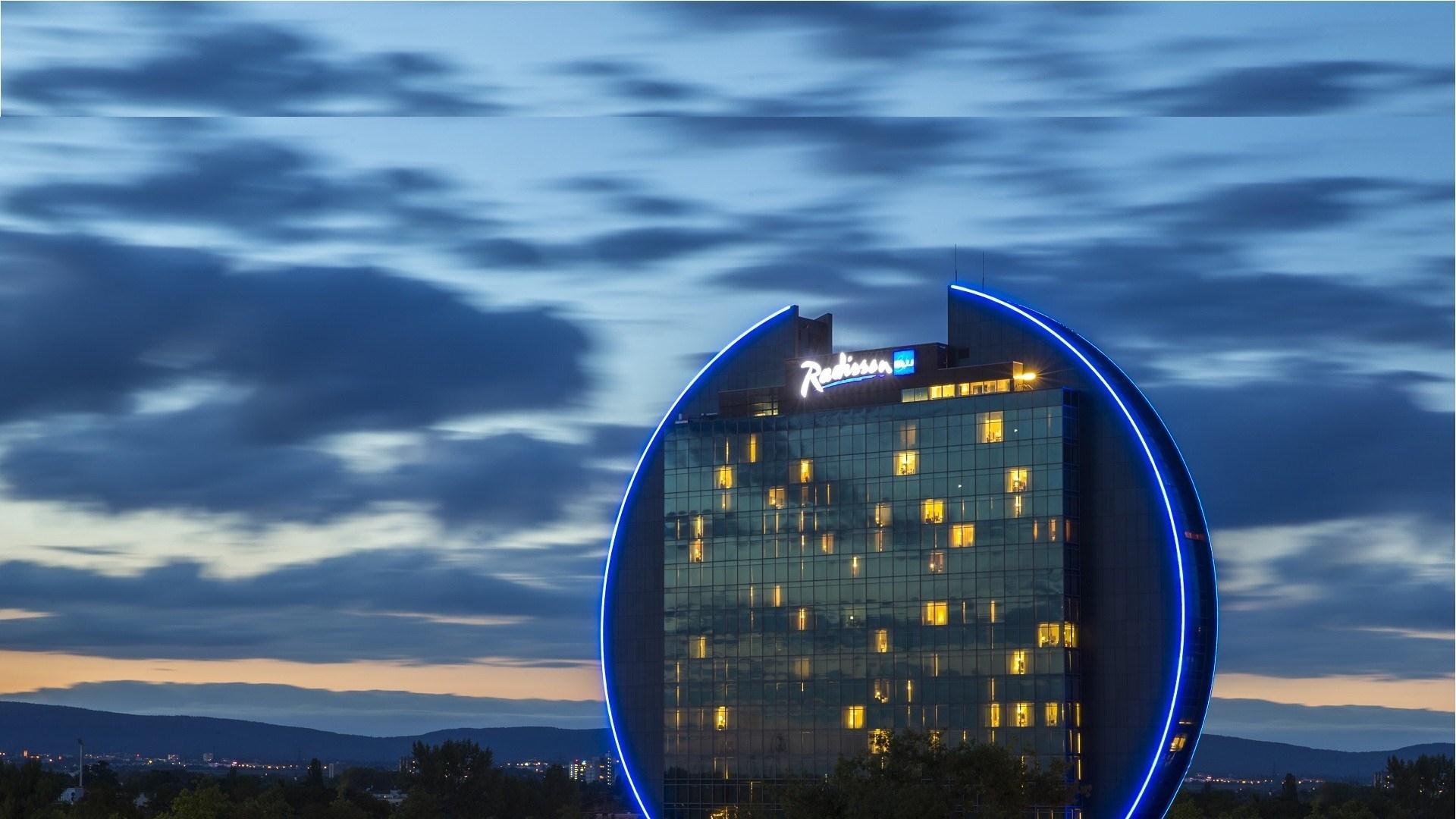 Radisson Blue and Frankfurt - Antonin PFISTNER